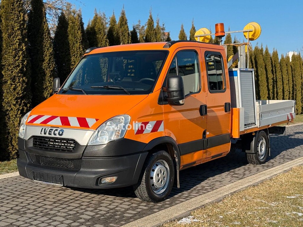 IVECO DAILY 35S13 DOUBLE CABIN kamion s ravnom platformom < 3.5t