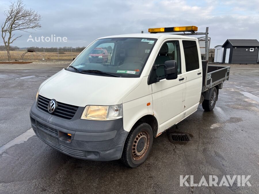 Prodaje se Volkswagen Transporter kamion s ravnom platformom < 3.5t na aukciji