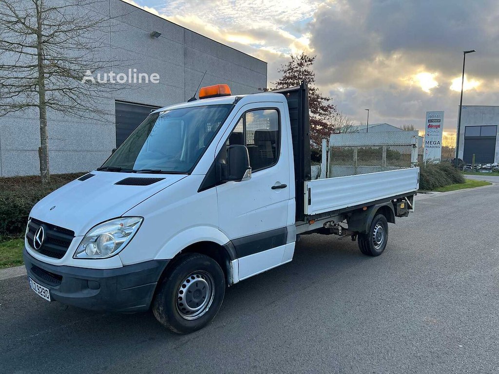 Prodaje se Mercedes-Benz SPRINTER 311 CDI kamion s ravnom platformom < 3.5t na aukciji