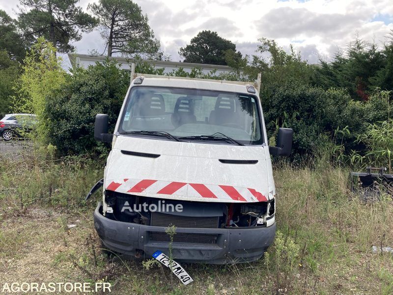 Prodaje se IVECO 35C10 kamion kiper < 3.5t na aukciji