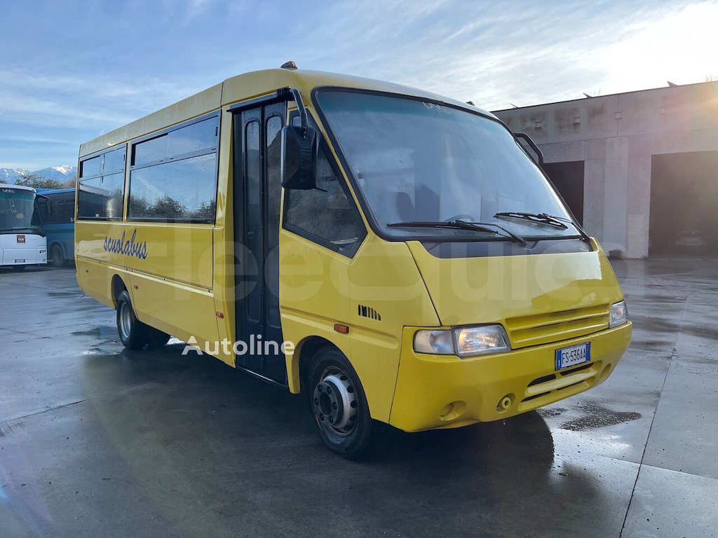 Prodaje se IVECO Cacciamali prigradski autobus na aukciji