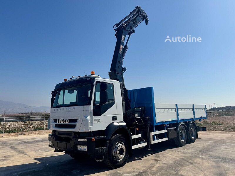 IVECO TRAKKER AD260T45 6X4 kamion s ravnom platformom