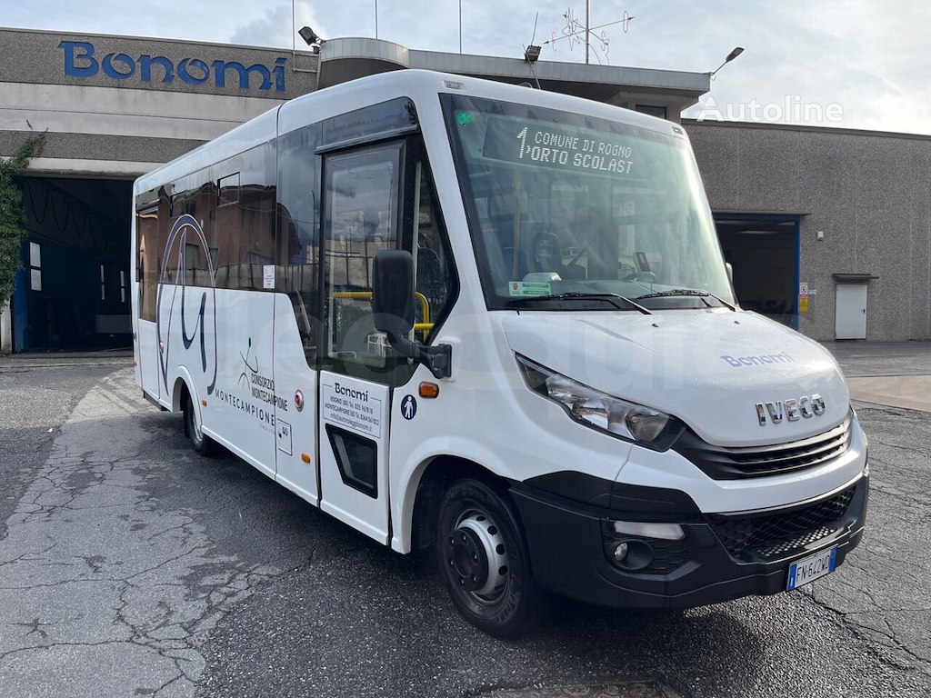 Prodaje se Indcar Mobi gradski autobus na aukciji