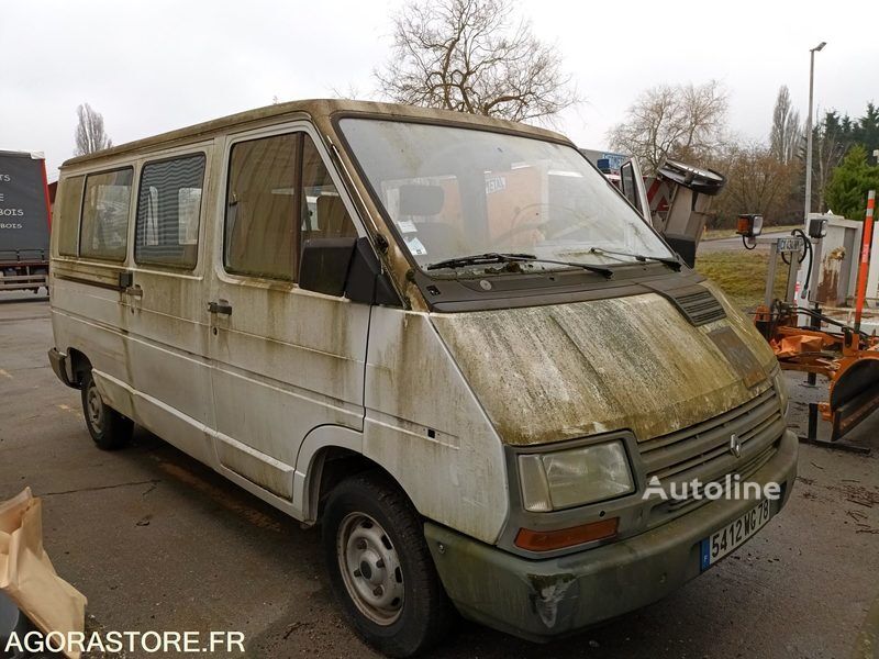 Prodaje se Renault TRAFIC putnički minibus na aukciji