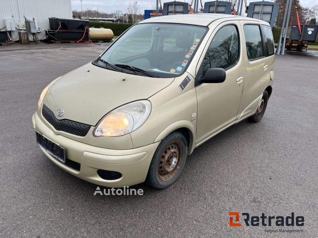 Prodaje se Toyota Yaris Vefso minivan na aukciji