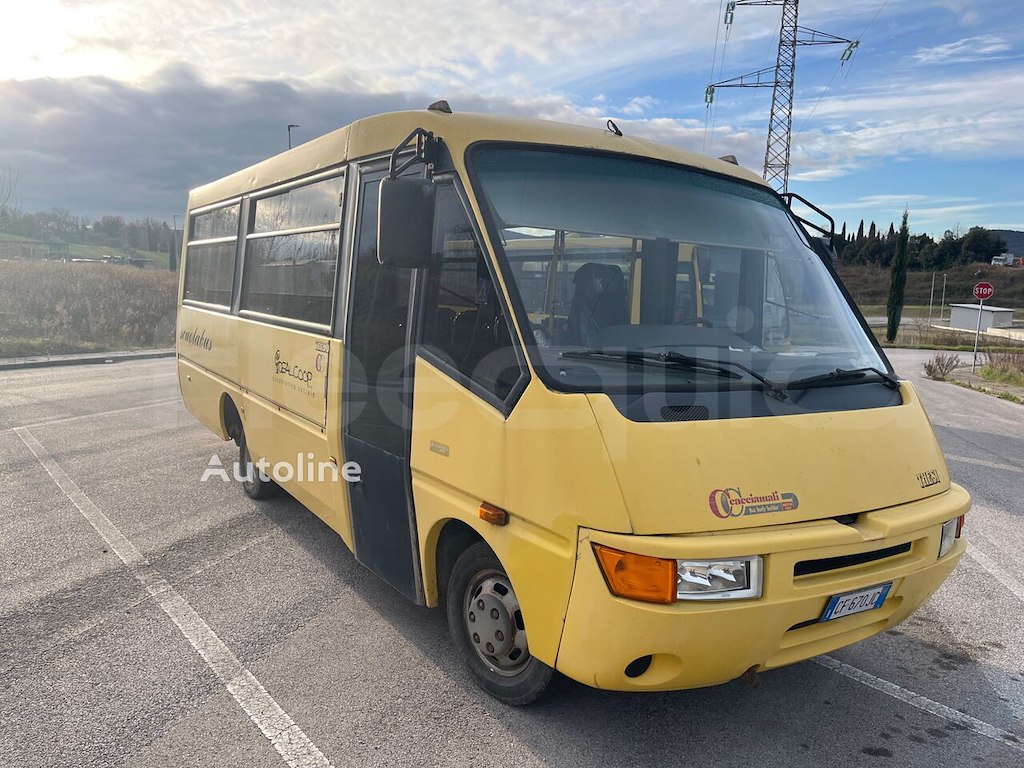 Prodaje se IVECO Cacciamali školski autobus na aukciji