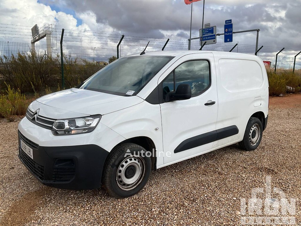 Prodaje se Citroen BERLINGO BLUEHD 4x2 kamion furgon na aukciji