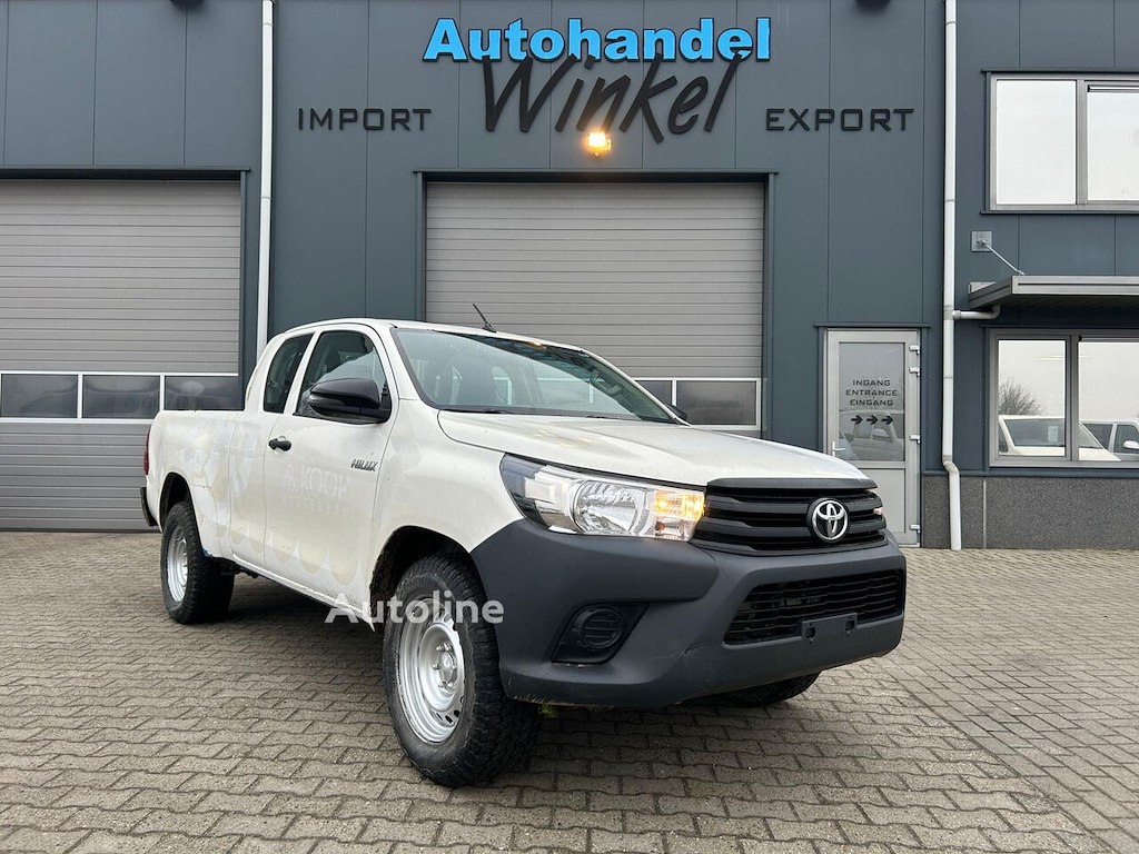 Toyota HiLux 2.4 4WD Xtra cabine pikap