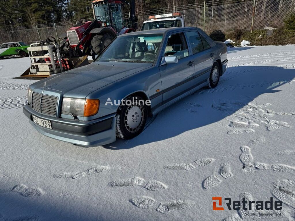 Prodaje se Mercedes-Benz Bil Mercedes-Benz 200 sedan na aukciji