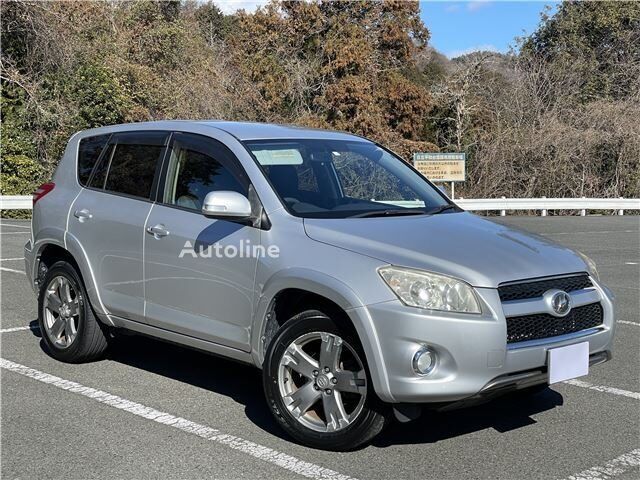 Toyota RAV4 krosover