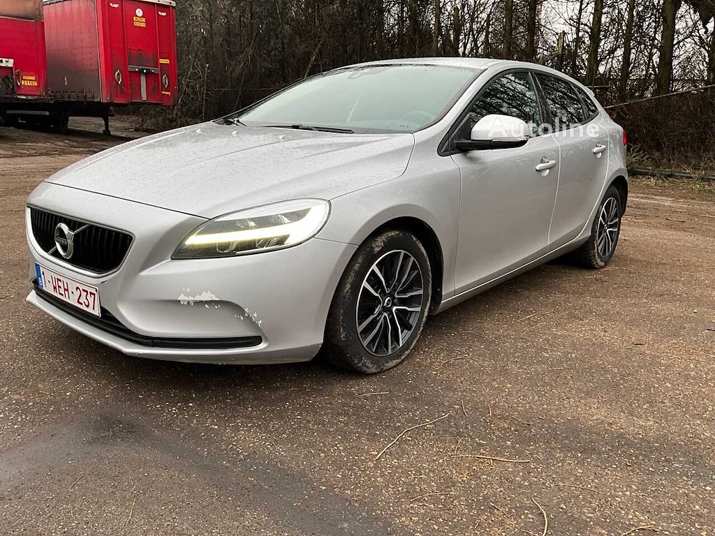 Prodaje se Volvo V40 hečbek na aukciji