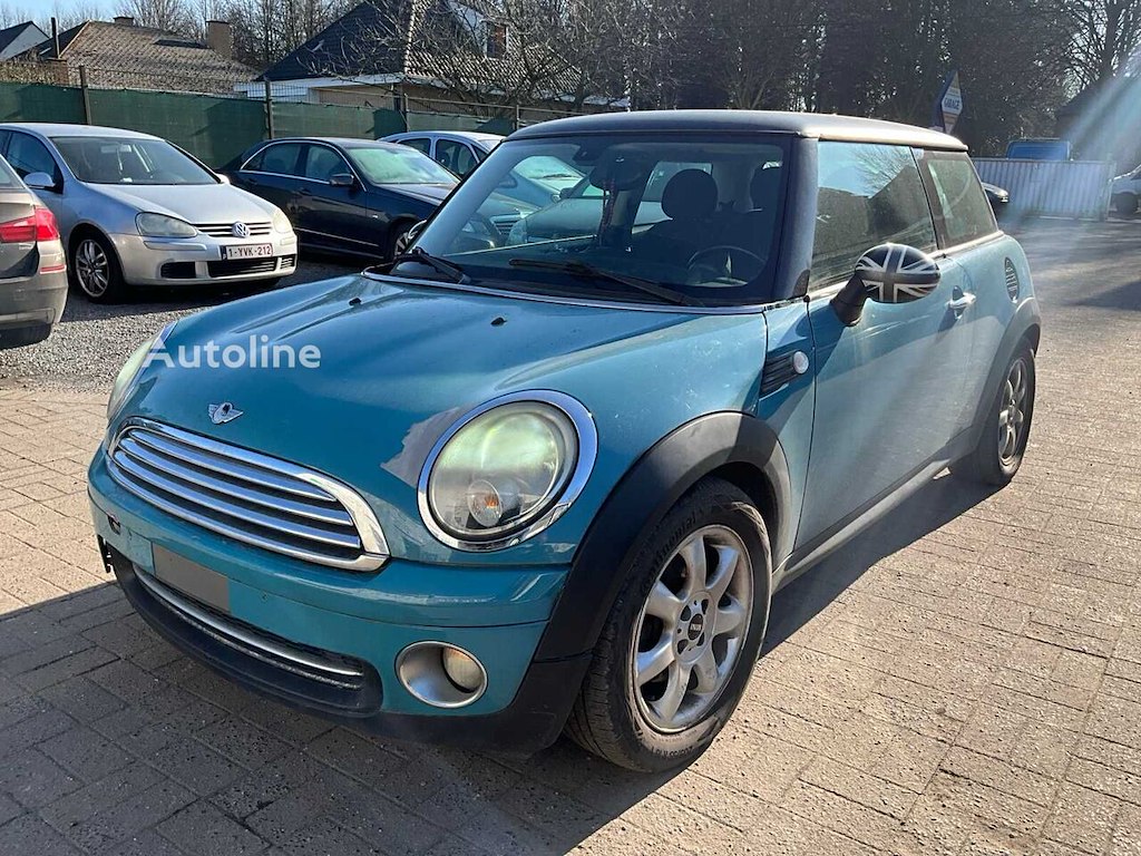 Prodaje se Mini Cooper hečbek na aukciji