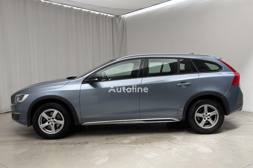 Prodaje se Volvo V60 Cross Country karavan na aukciji