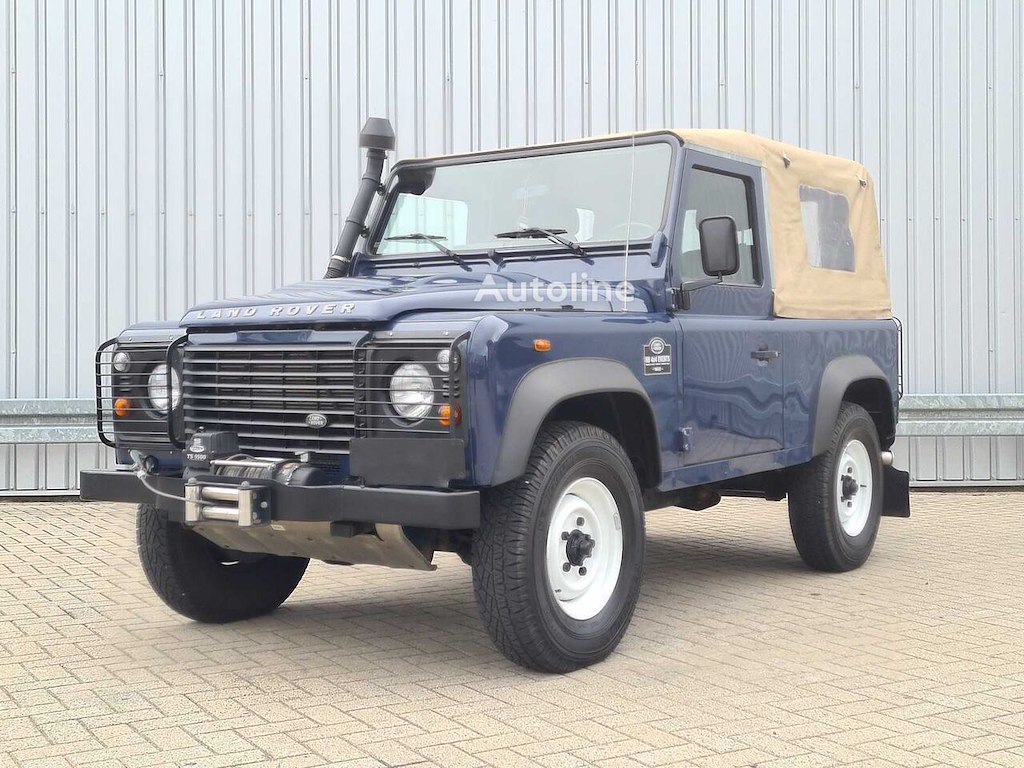 Prodaje se Land Rover Defender 90 2.2 D softtop cabrio terenac na aukciji