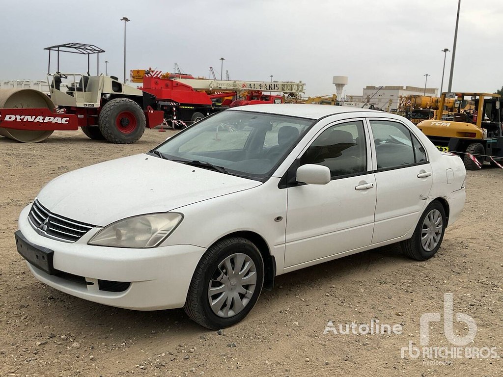 Prodaje se Mitsubishi LANCER GLX krosover na aukciji