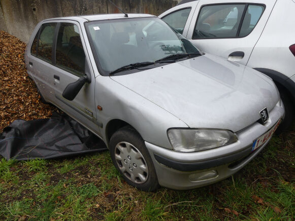 Prodaje se Peugeot 106 hečbek na aukciji