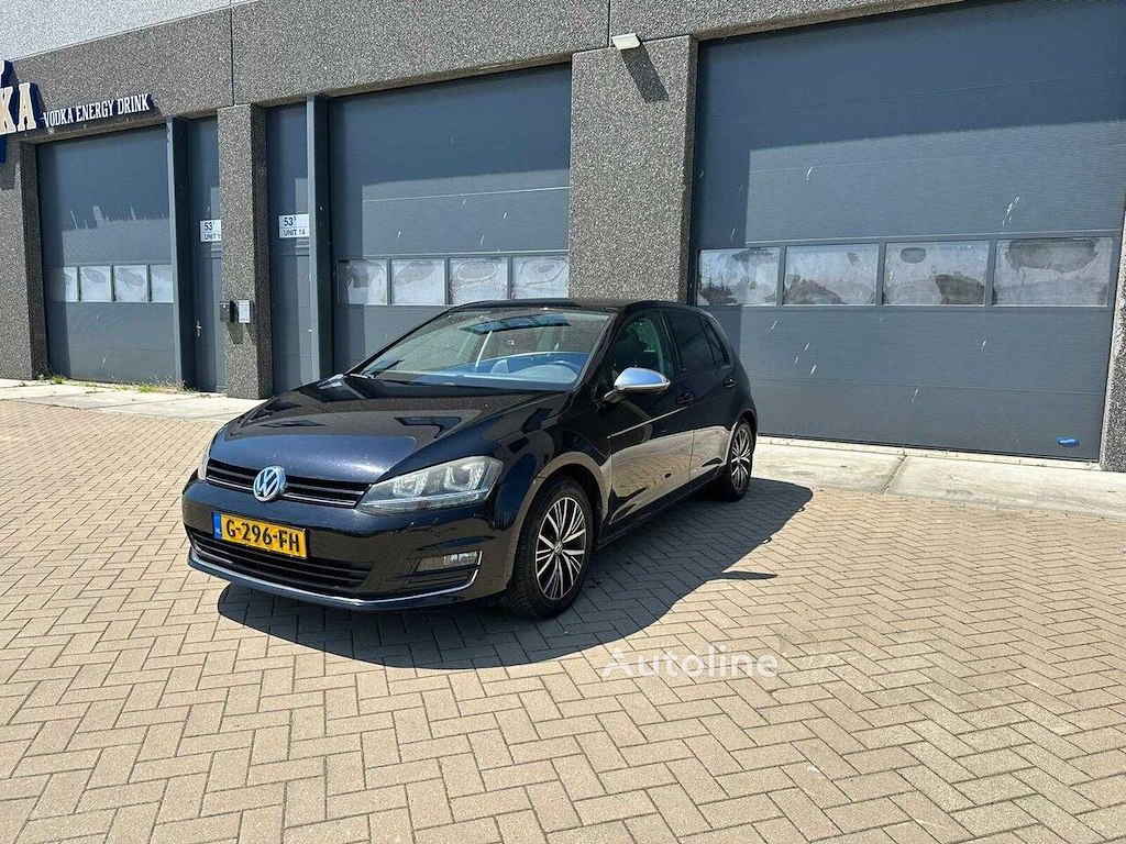 Prodaje se Volkswagen Golf hečbek na aukciji