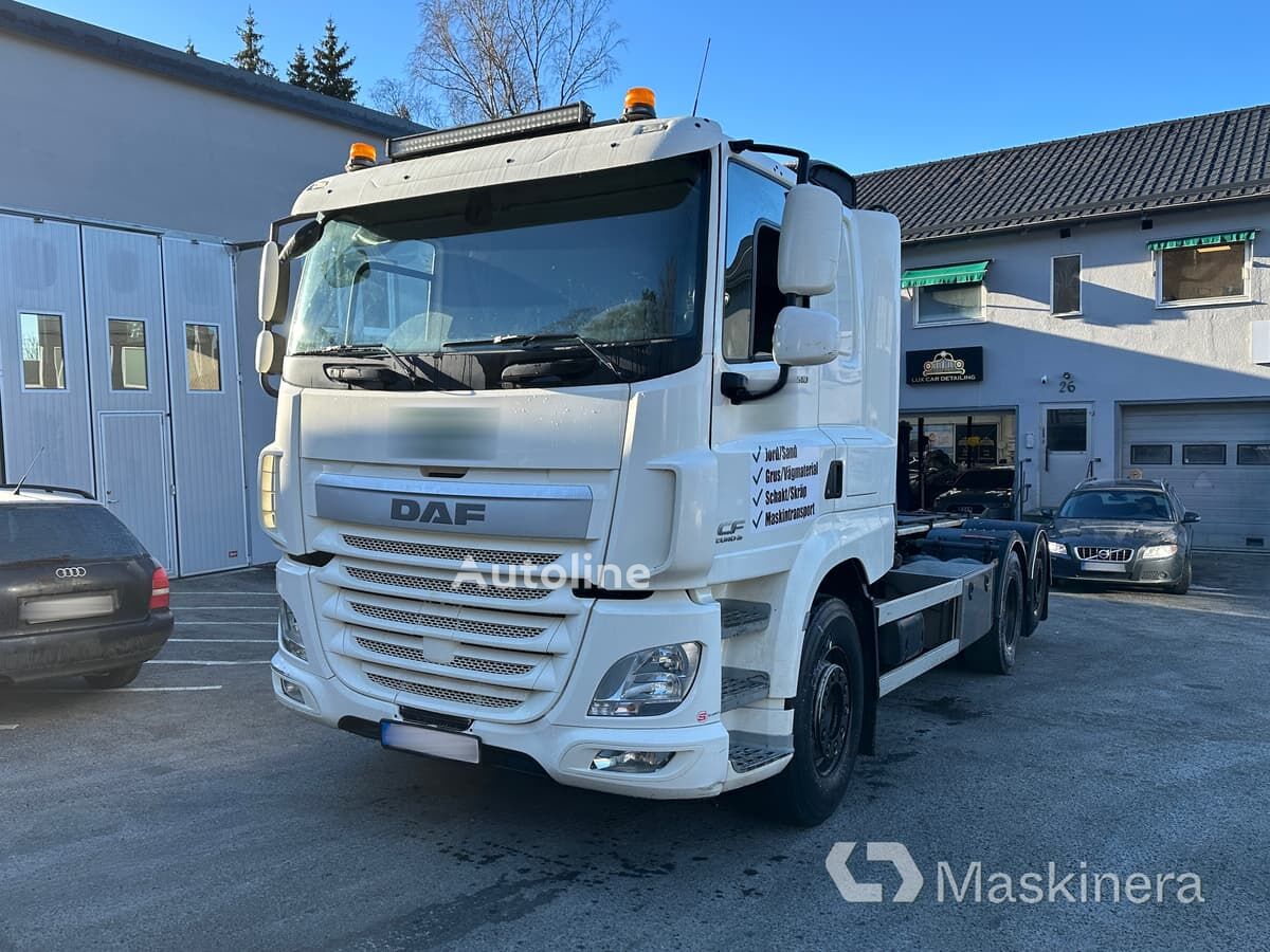 Prodaje se DAF CF510Z rol kiper sa kukom na aukciji