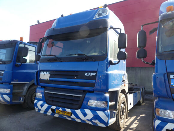 Prodaje se DAF FAS CF85 rol kiper sa kukom na aukciji