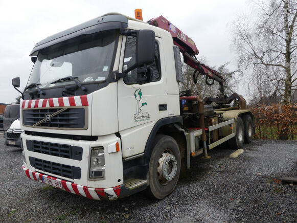 Prodaje se Volvo FM/FH 6X4 8.0 rol kiper sa kukom na aukciji