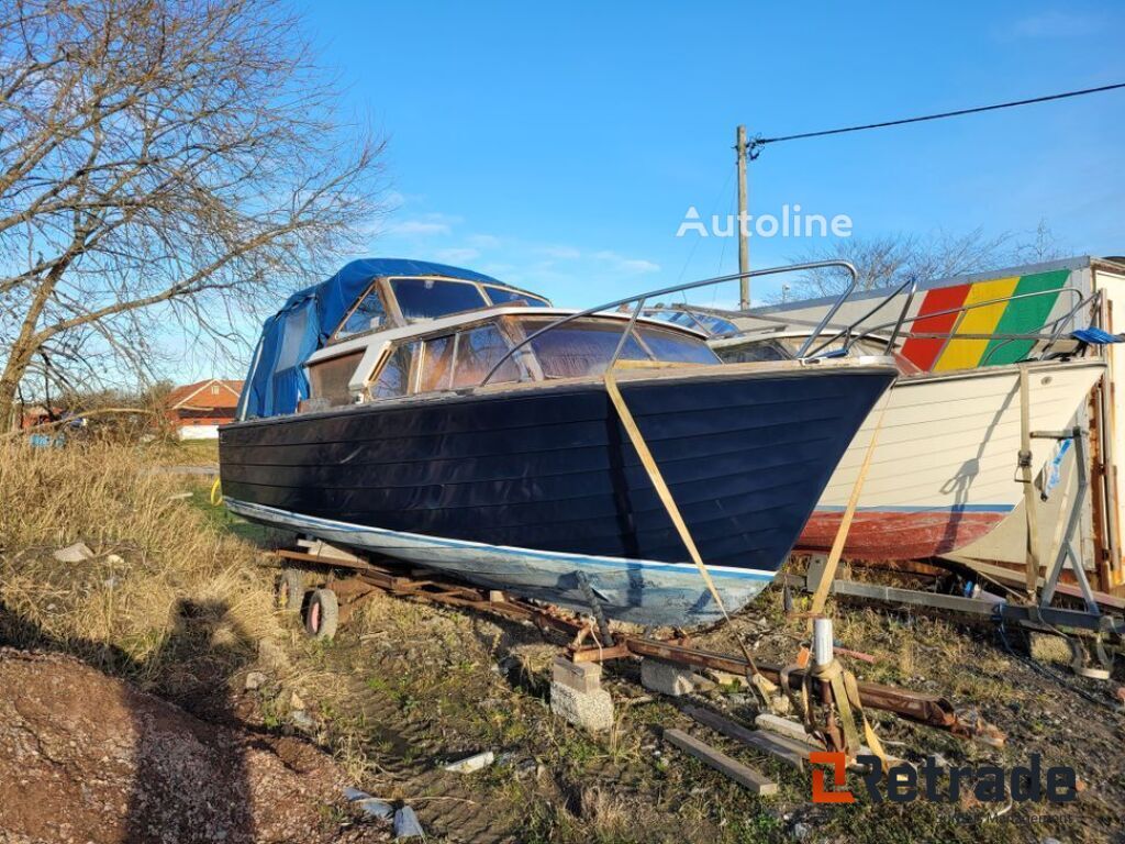 Prodaje se Solö Lyx III motorbåt / Boat čamac na aukciji