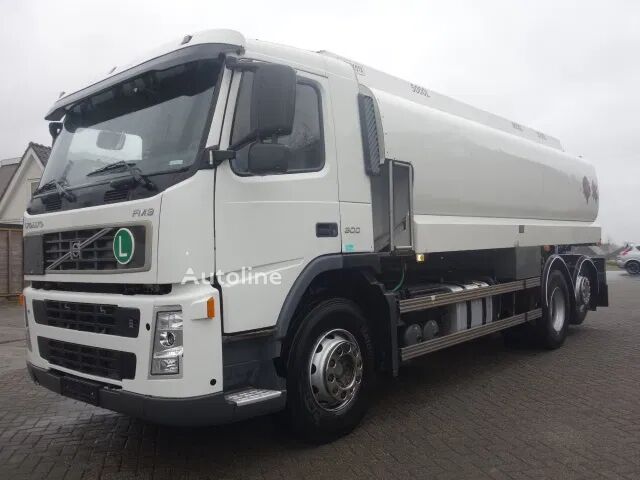 Volvo FM 300 6X2 TANKWAGEN 19000 LITER, MANUAL GEARBOX autocisterna