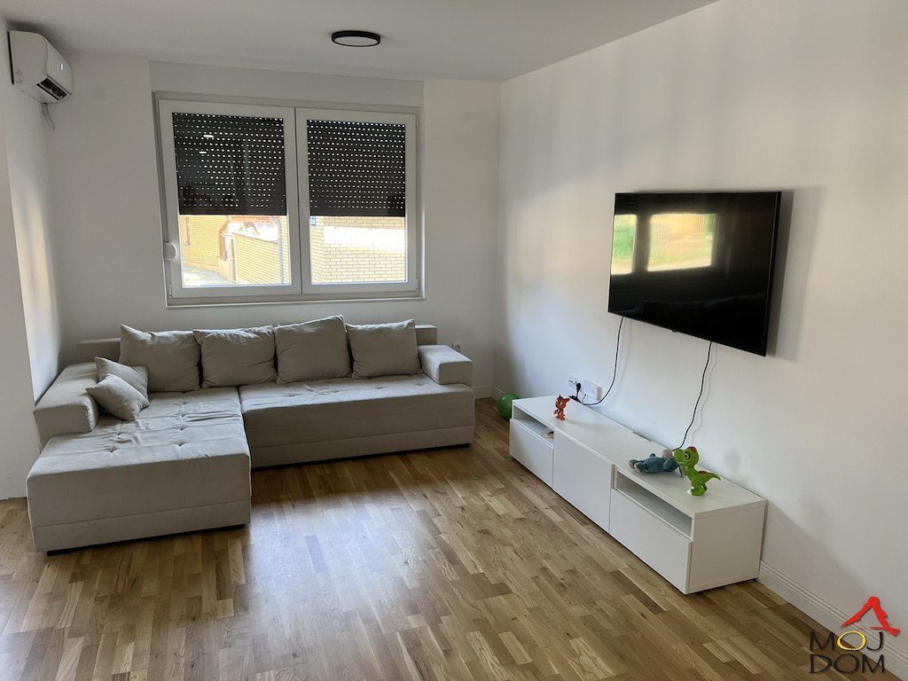 Stan,PETROVARADIN,BLOK 8,kv: 73, € 195700, ID: 1027055