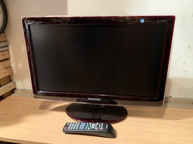 Samsung SyncMaster P2270HD TV monitor