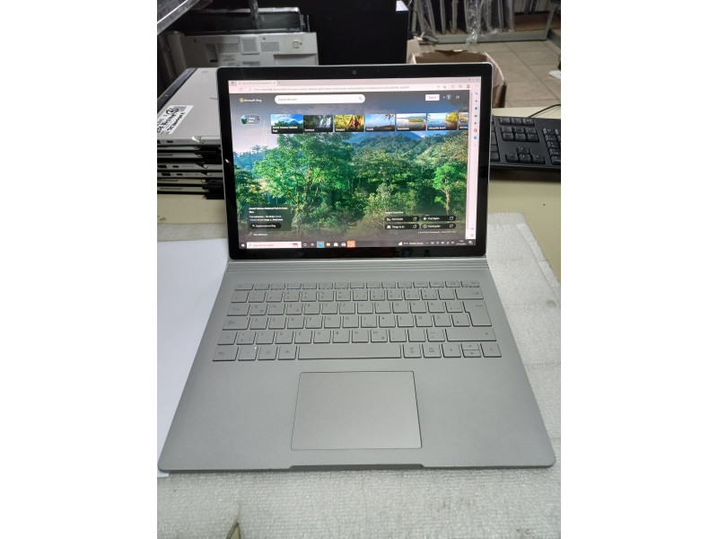 B klasa - Microsoft Surface BOOK 2 7th Gen i5-7300U