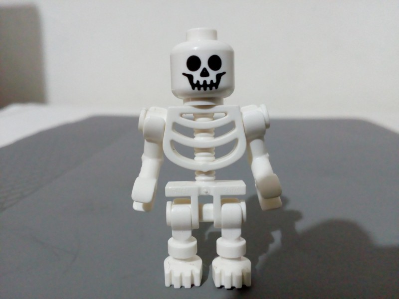 F42* LEGO FIGURA