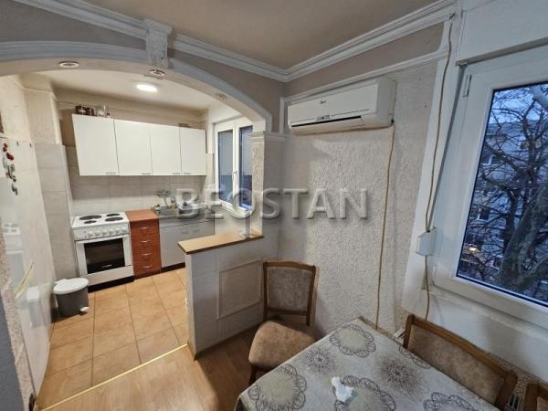 Pere Segedinca, Trosoban stan za izdavanje, 69m2, 500€