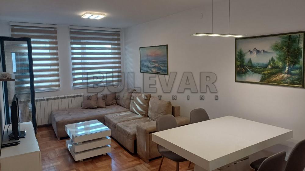 7. jula, Dvoiposoban stan za izdavanje, 62m2, 520€