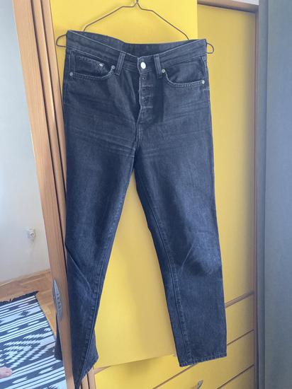 H&M crne slabo nosene farmerice vel.27