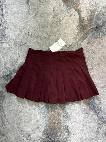 Novi burgundy skort