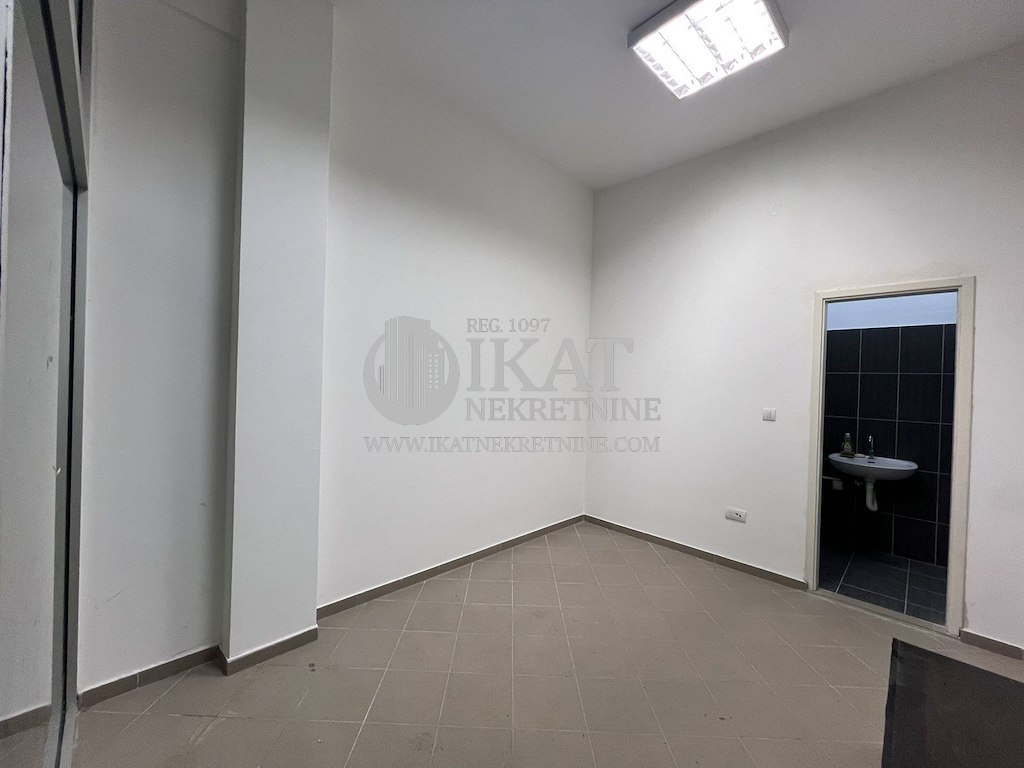 Lokal, Vojvode Stepe 14m2 blizu Trošarine ID#4109 300 €