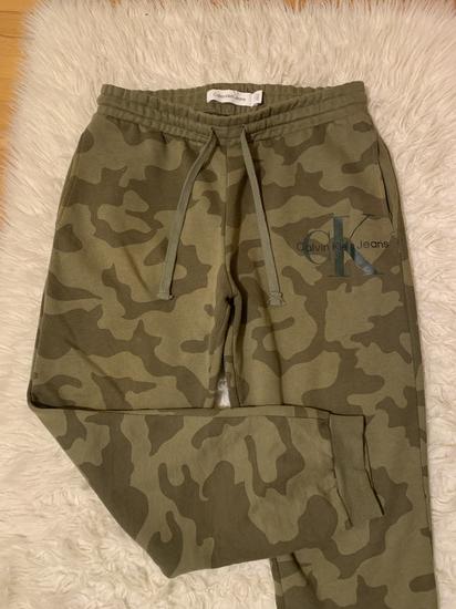 Calvin Klein maskirna trenerka vel.L/xl