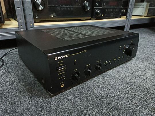 Pioneer A 304 R