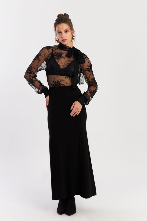 COOL & SEXY WOMEN'S BLACK ELASTIC WAIST EVOZE MAXI SKIRT