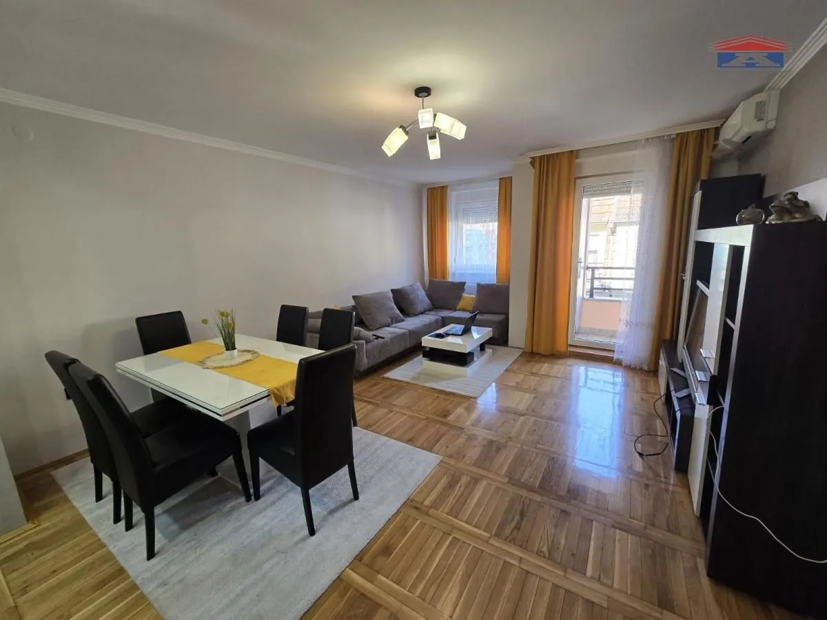 Izdavanje, dvosoban stan, 56m2, Bulevar Oslobodjenja, Novi Sad, Novi Sad