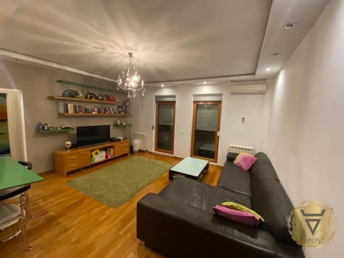 Izdavanje, dvosoban stan, 63m2, Dorćol, Beograd