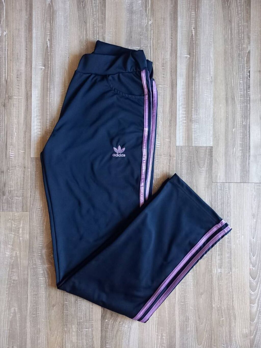 Adidas ženski donji deo ravna nogavica Novo Mokra likra Veličine l xl