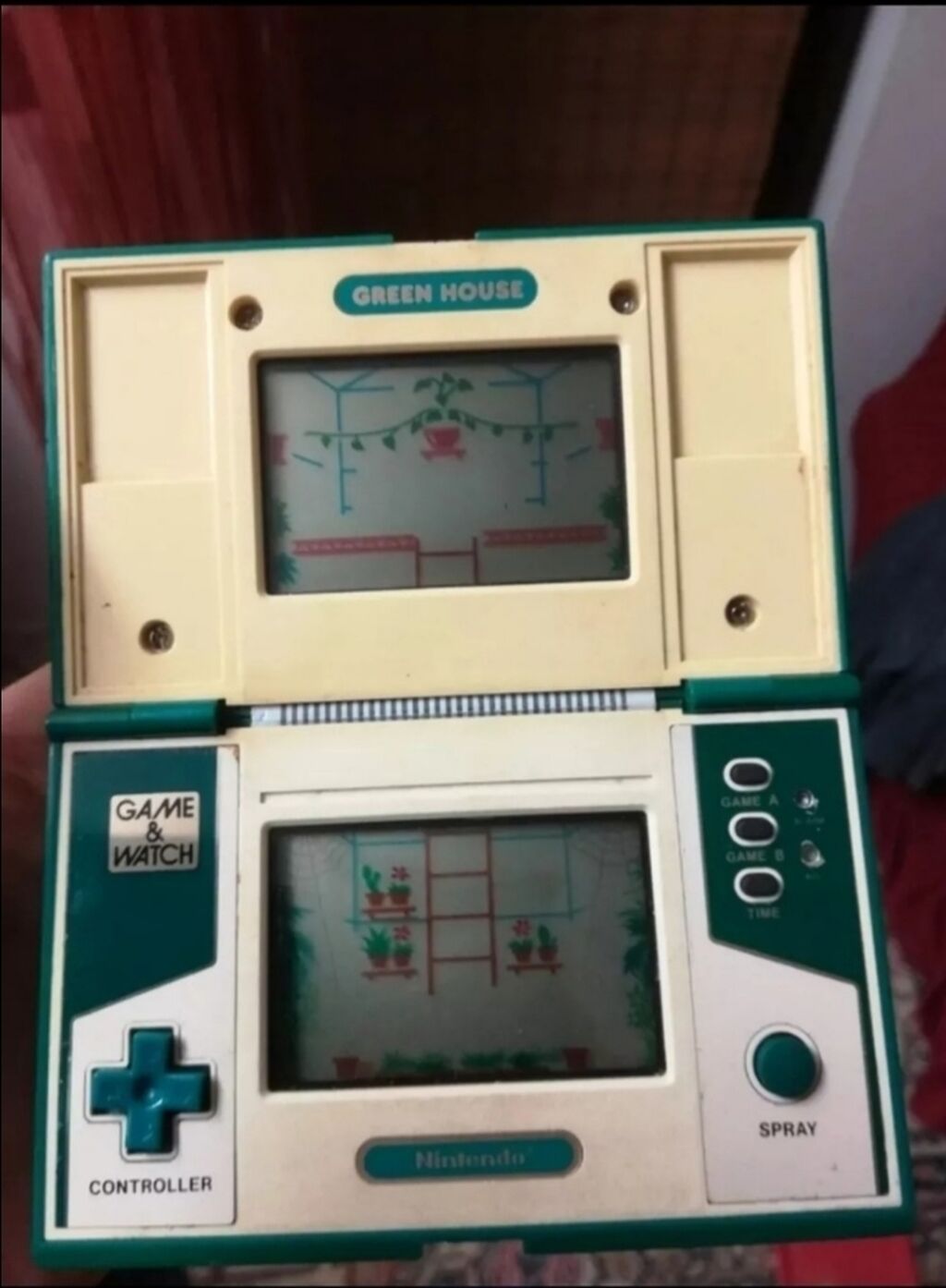 Nintendo stara igrica 1982 godina ispravna FALI poklopac za baterije