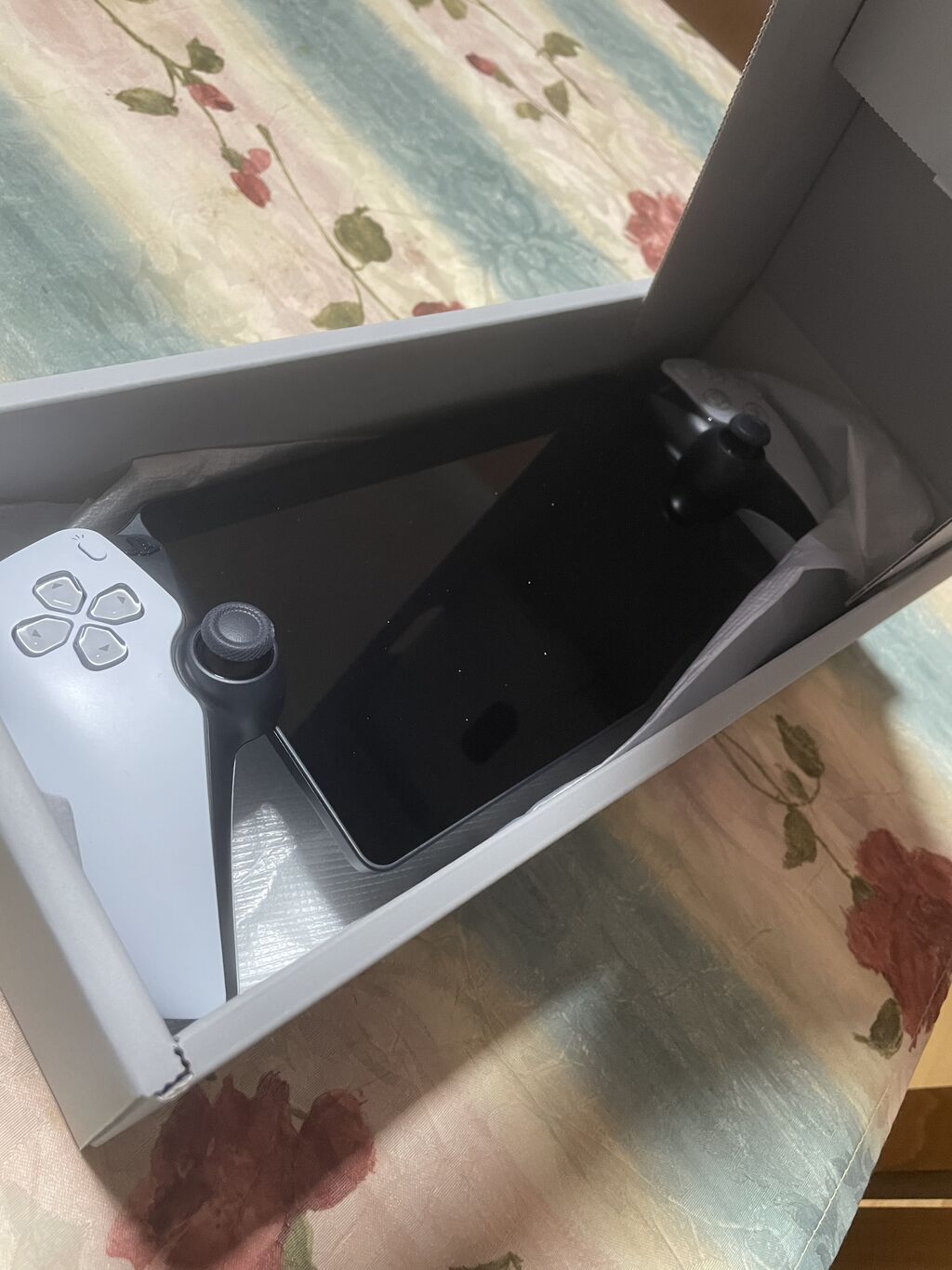 Portable PS5, never used. new