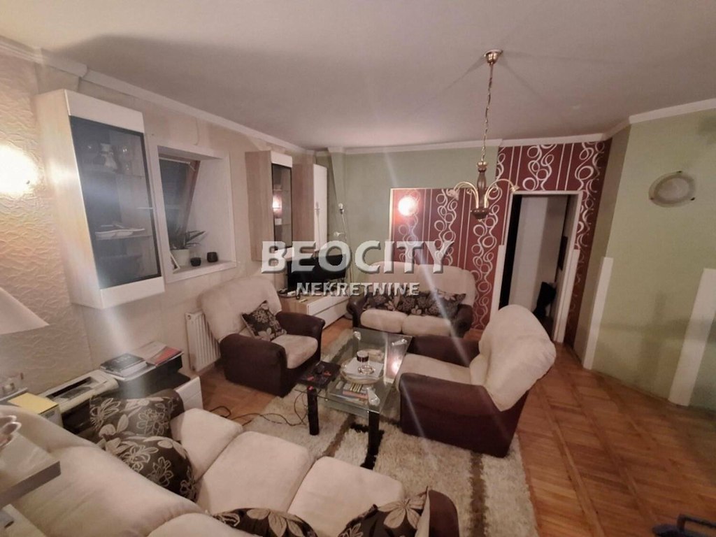 Novi Sad, Centar, Trg Mladenaca, 4.0, 85m2, 375000EUR