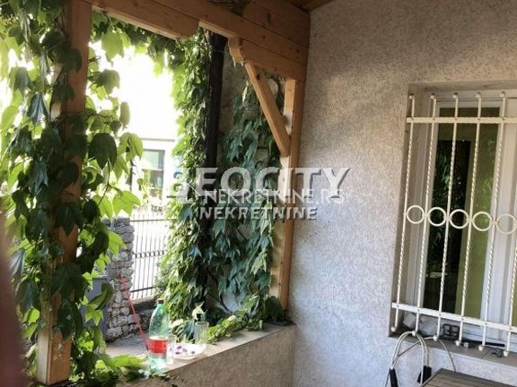 Novi Sad, Podbara, , 4.0, 220m2, 1500EUR