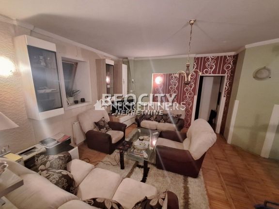 Novi Sad, Centar, Trg Mladenaca, 4.0, 85m2, 375000EUR