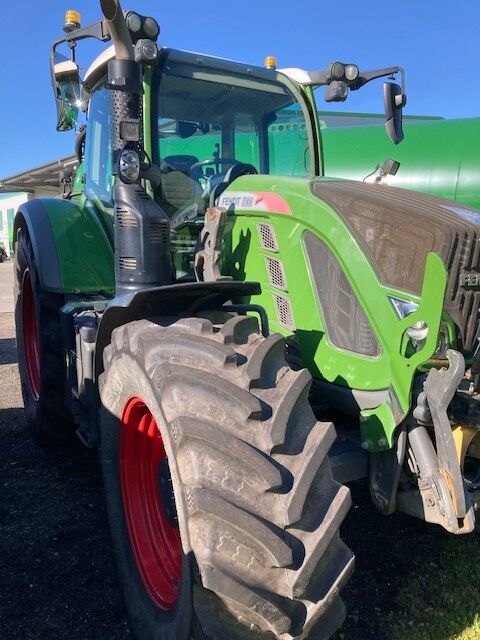 Fendt 718 Vario S4 Profi traktor točkaš