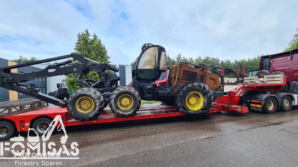 John Deere 1470E harvester