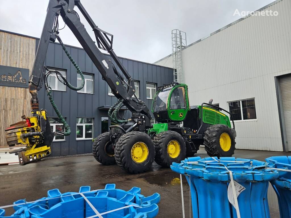 John Deere 1470 G harvester