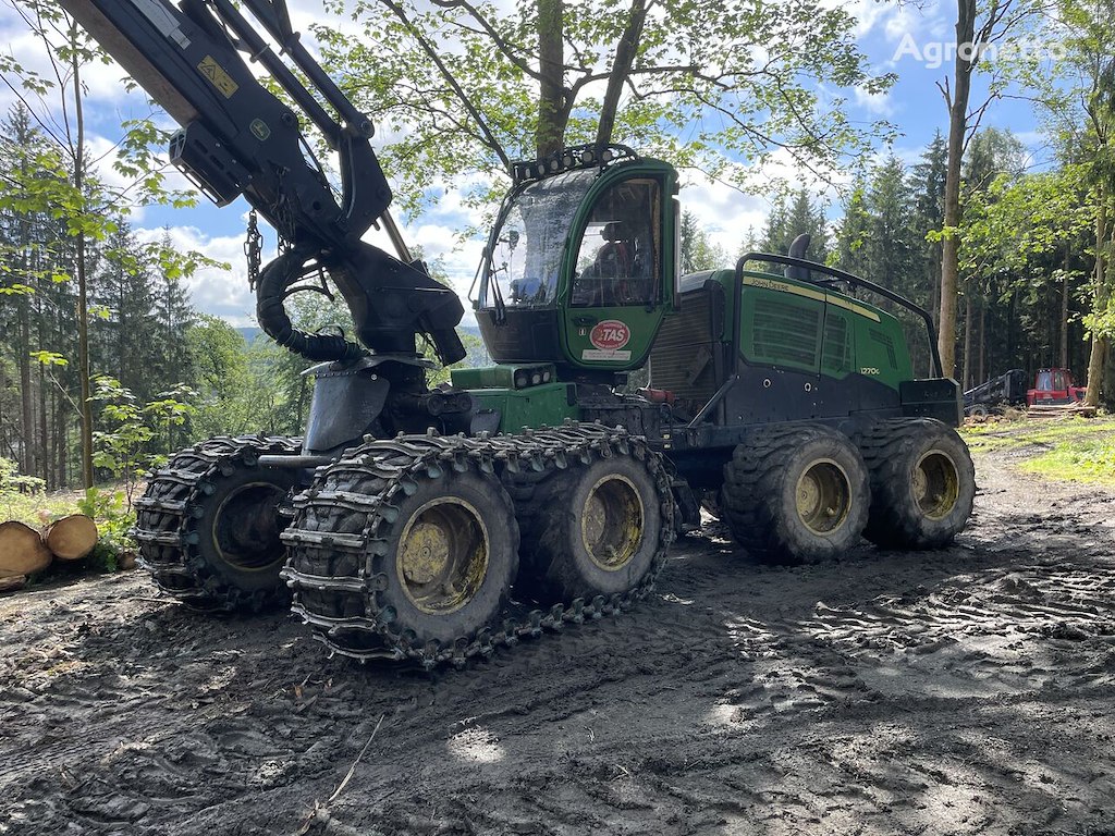 John Deere 1270G 8WD harvester